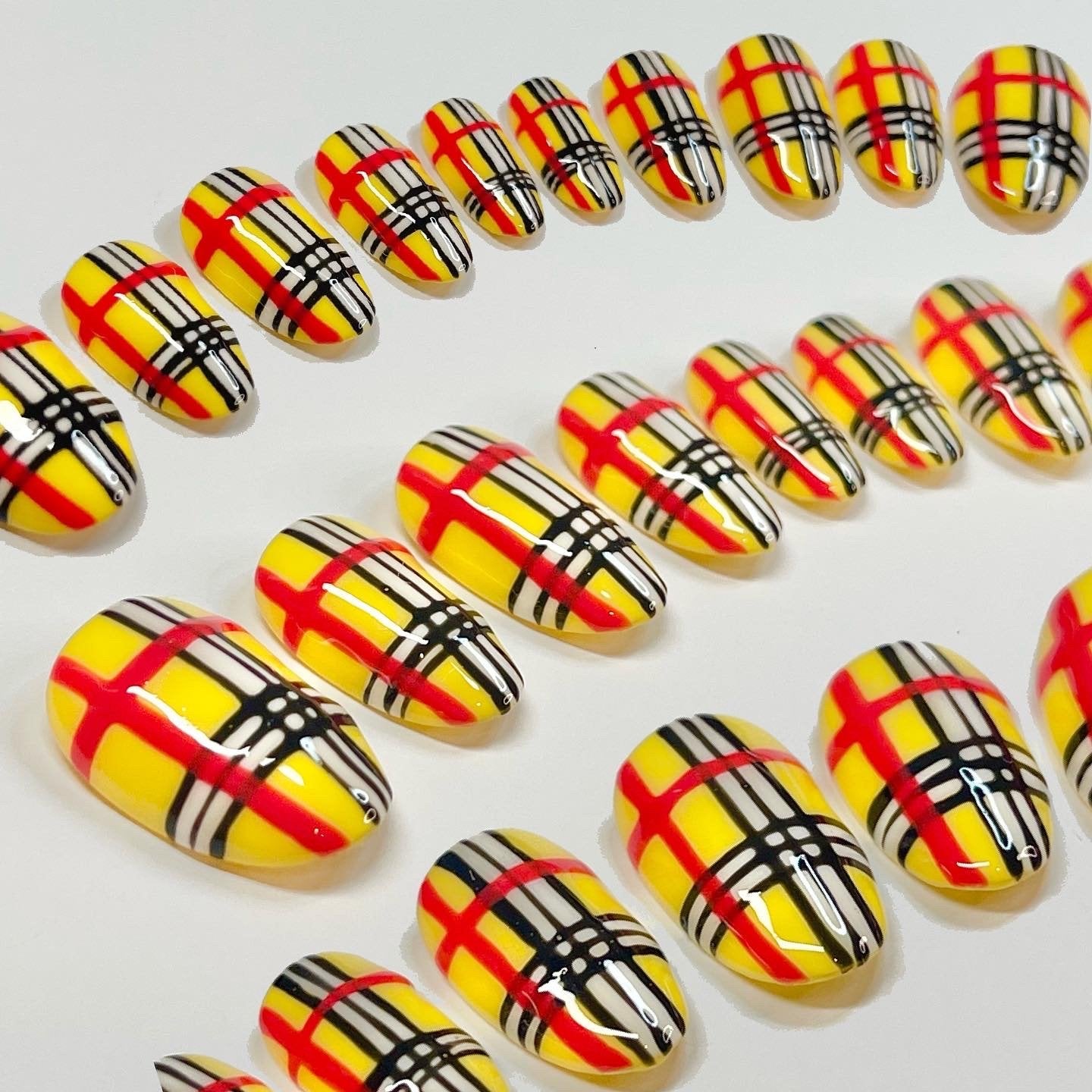 Clueless Tartan Luxury Press-On Nails / Colourpop Collection – Dazeynails
